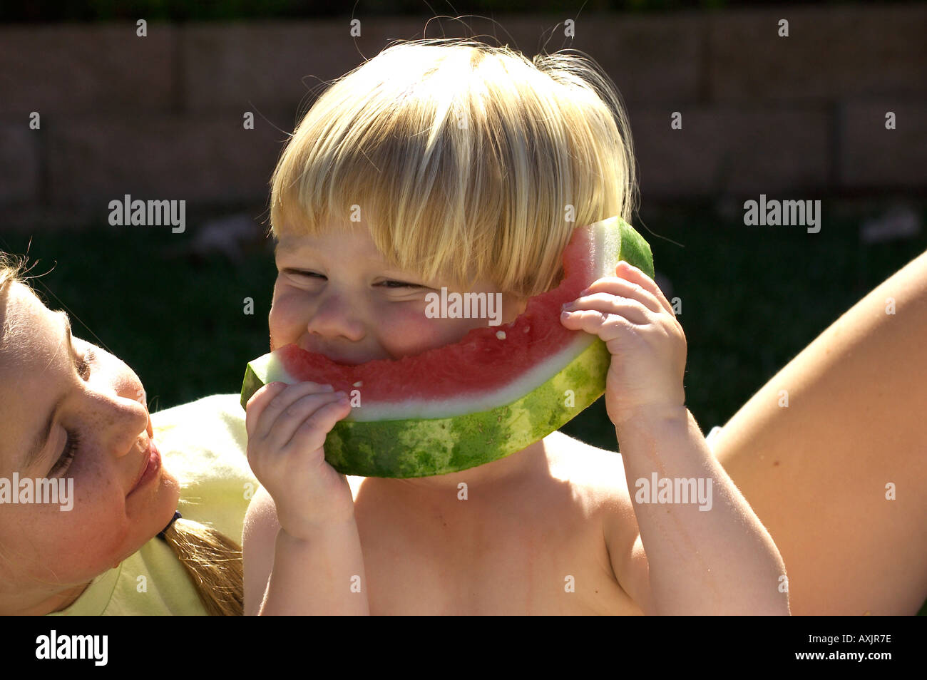 Children eating fruit messy hi-res stock photography and images - Alamy