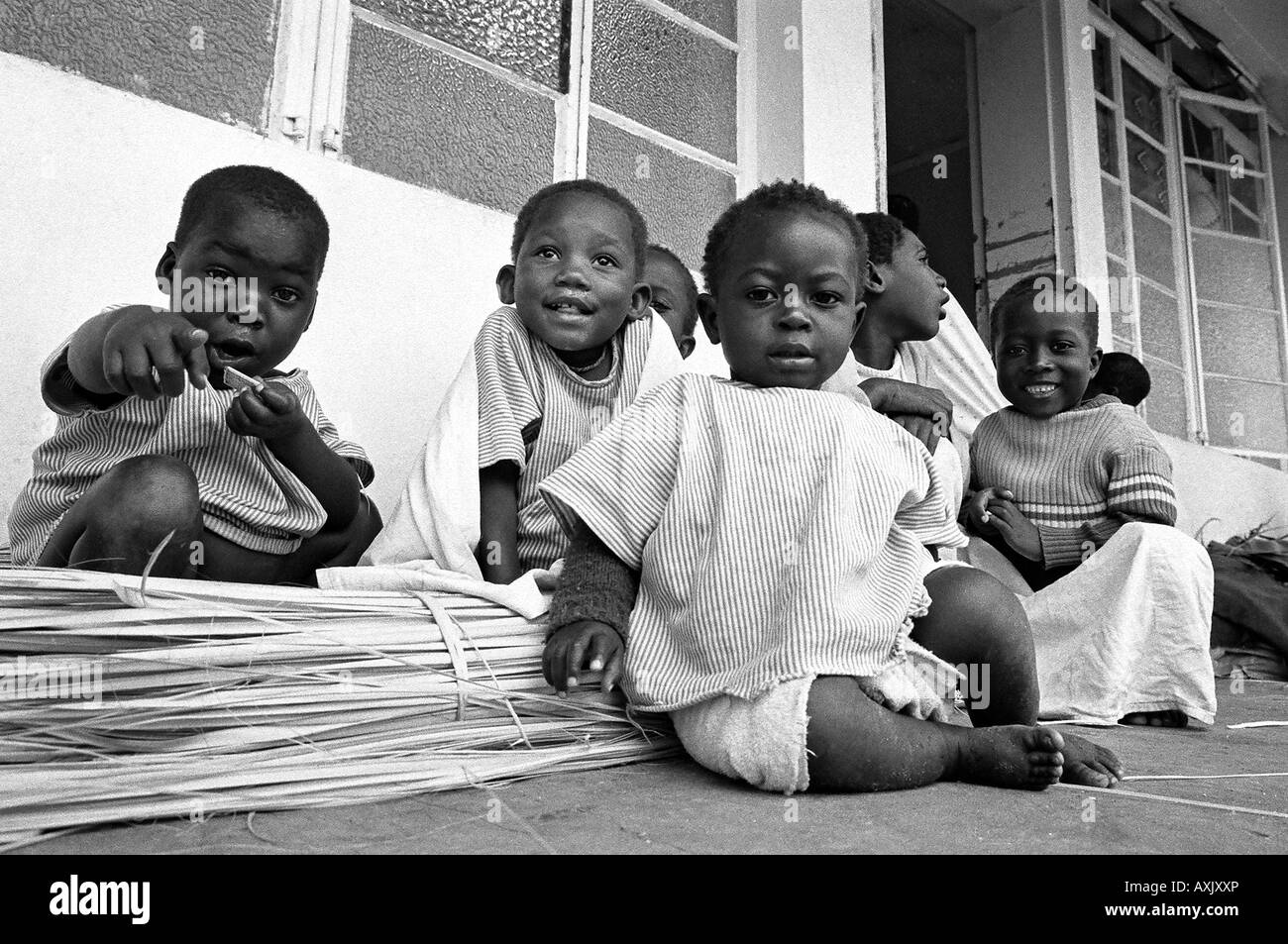 Hospital africa rural hi-res stock photography and images - Alamy