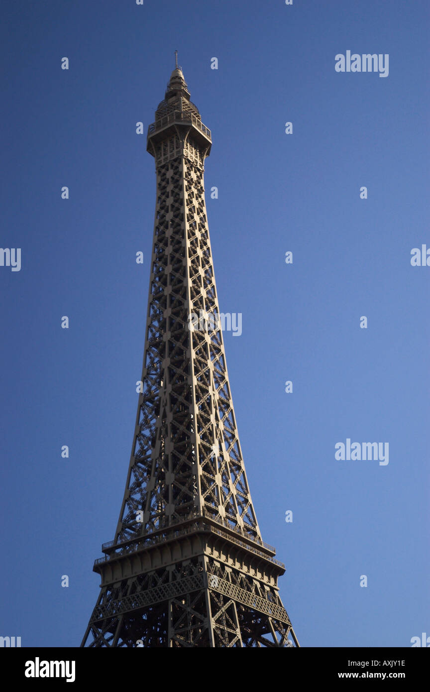 The eiffel towe hi-res stock photography and images - Alamy