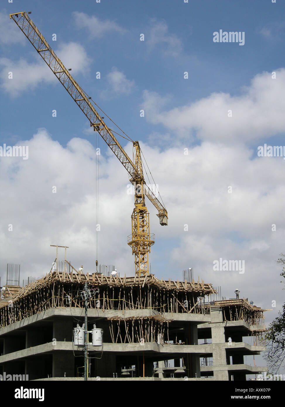 Largest tower crane hi-res stock photography and images - Alamy