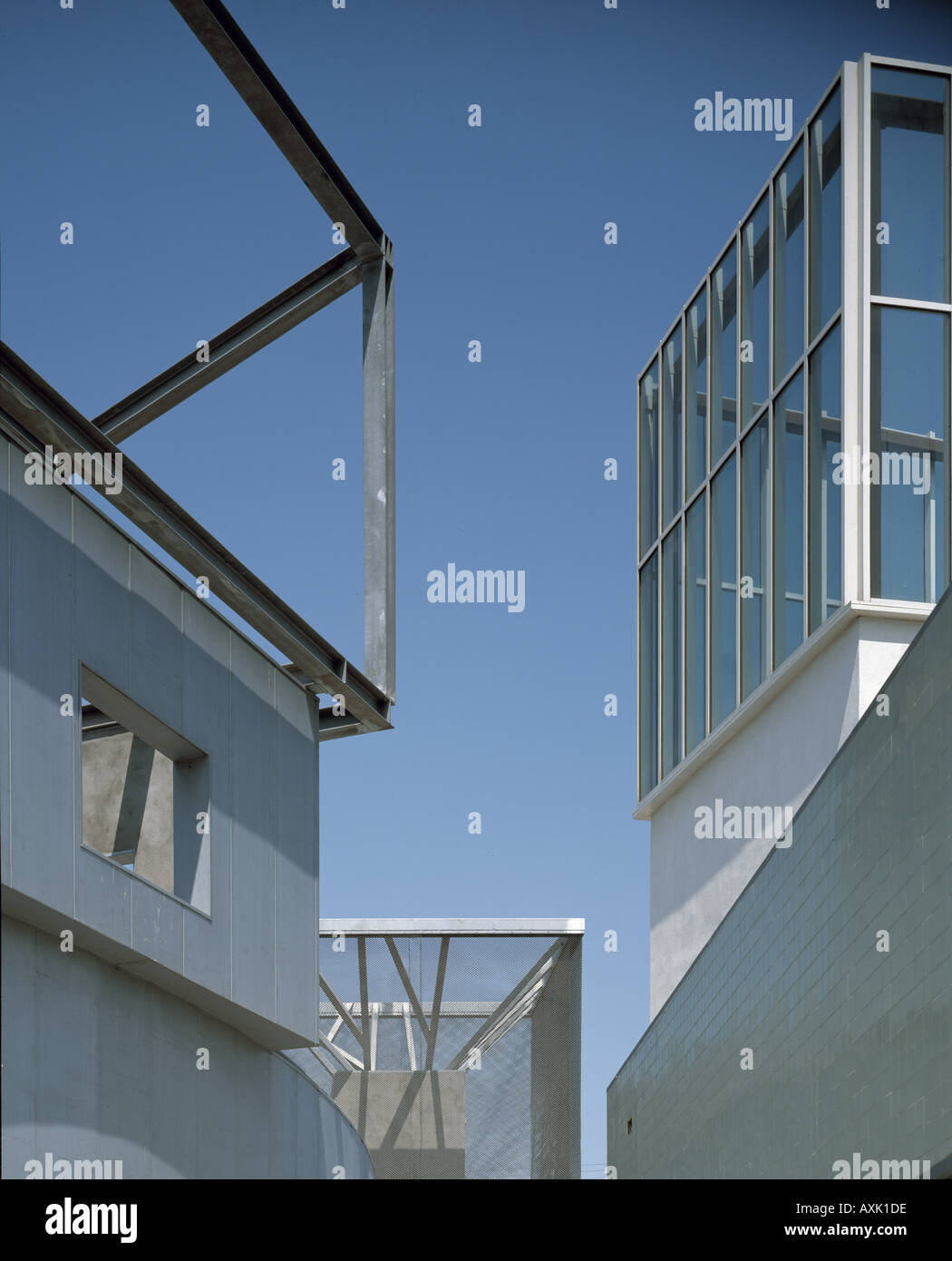 Edgemar gehry hi-res stock photography and images - Alamy