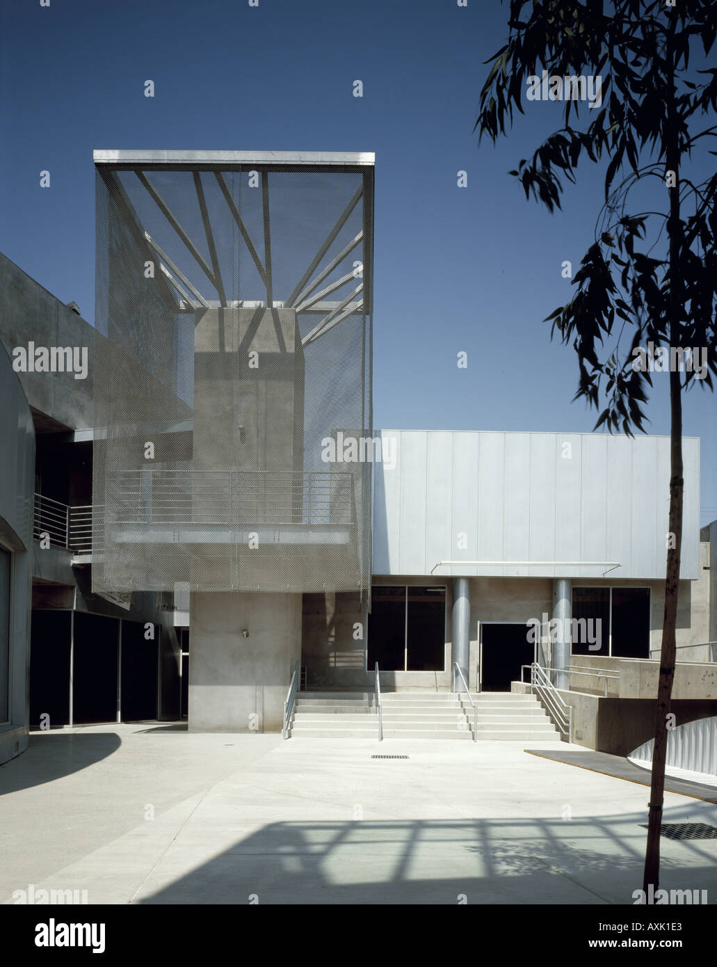 Edgemar gehry hi-res stock photography and images - Alamy