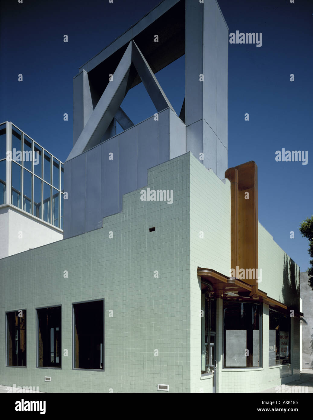 Frank gehry santa monica hi-res stock photography and images - Alamy