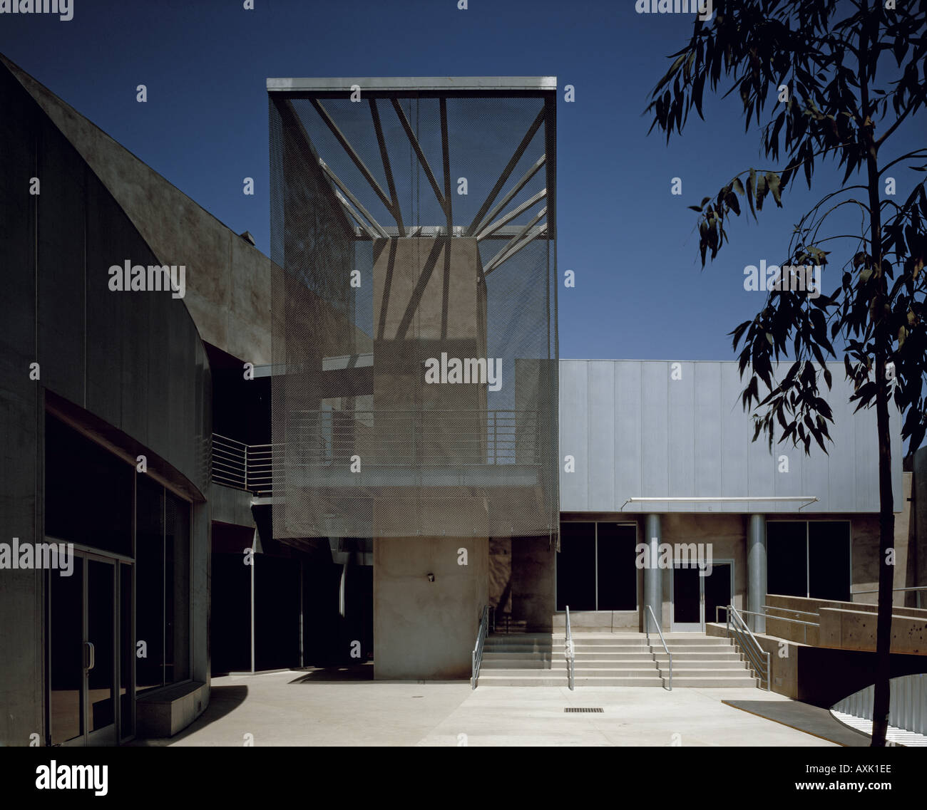 Edgemar gehry hi-res stock photography and images - Alamy