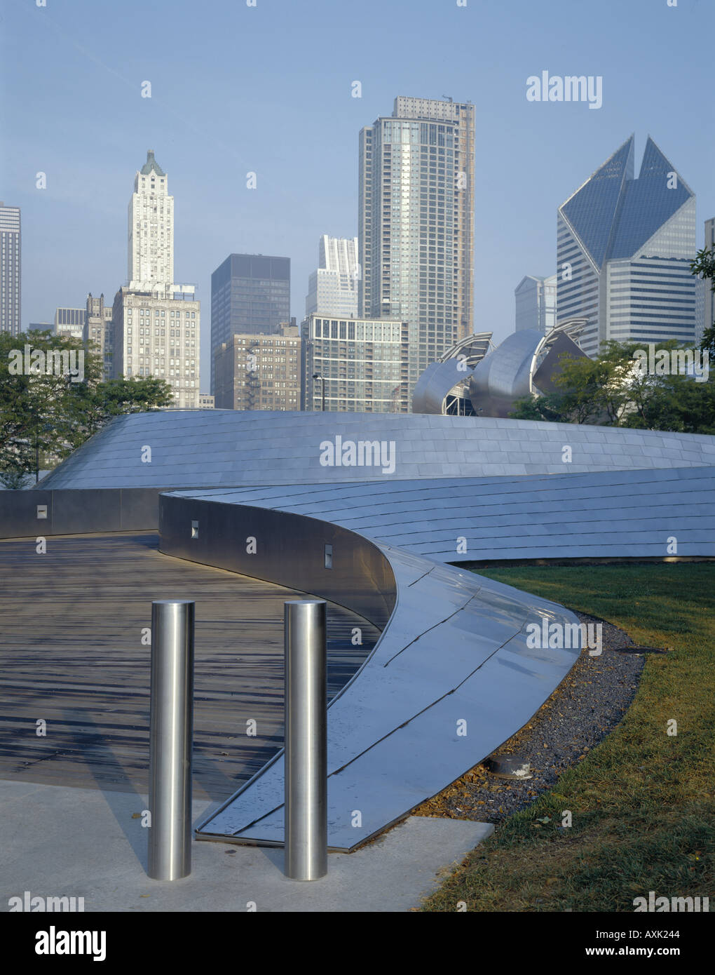 Millenium park ice rink hi-res stock photography and images - Alamy