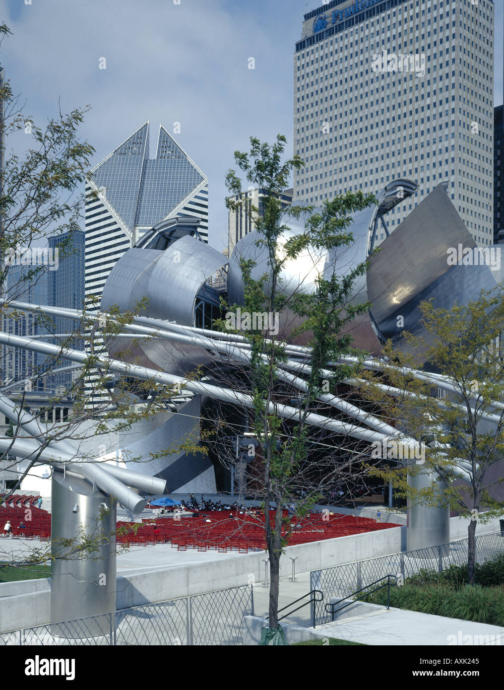 Millenium park ice rink hi-res stock photography and images - Alamy