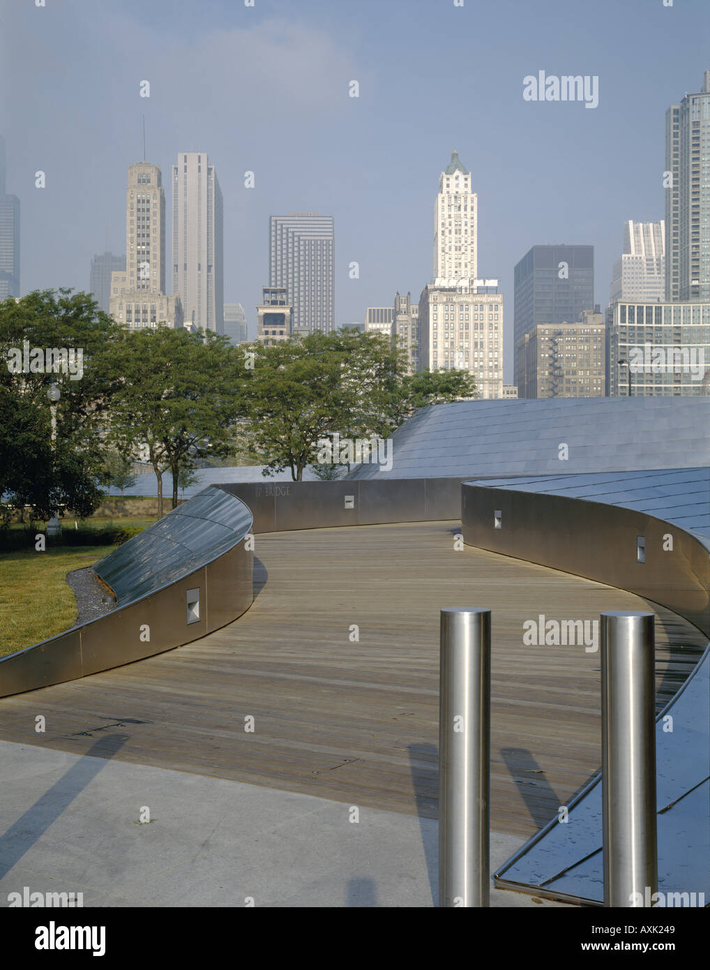 Millenium park ice rink hi-res stock photography and images - Alamy