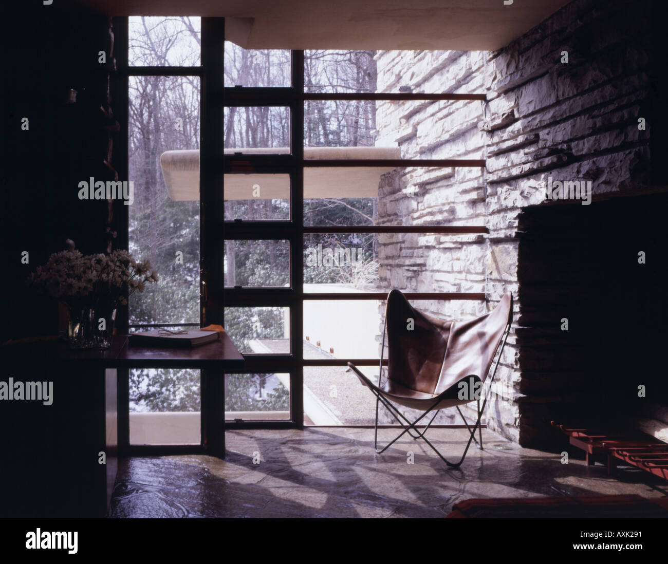 Frank lloyd wright falling water hi-res stock photography and images ...