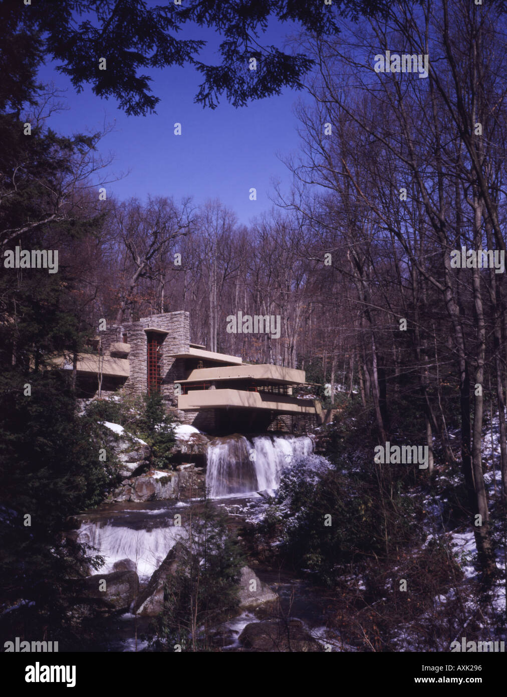 Frank lloyd wright falling water hi-res stock photography and images ...