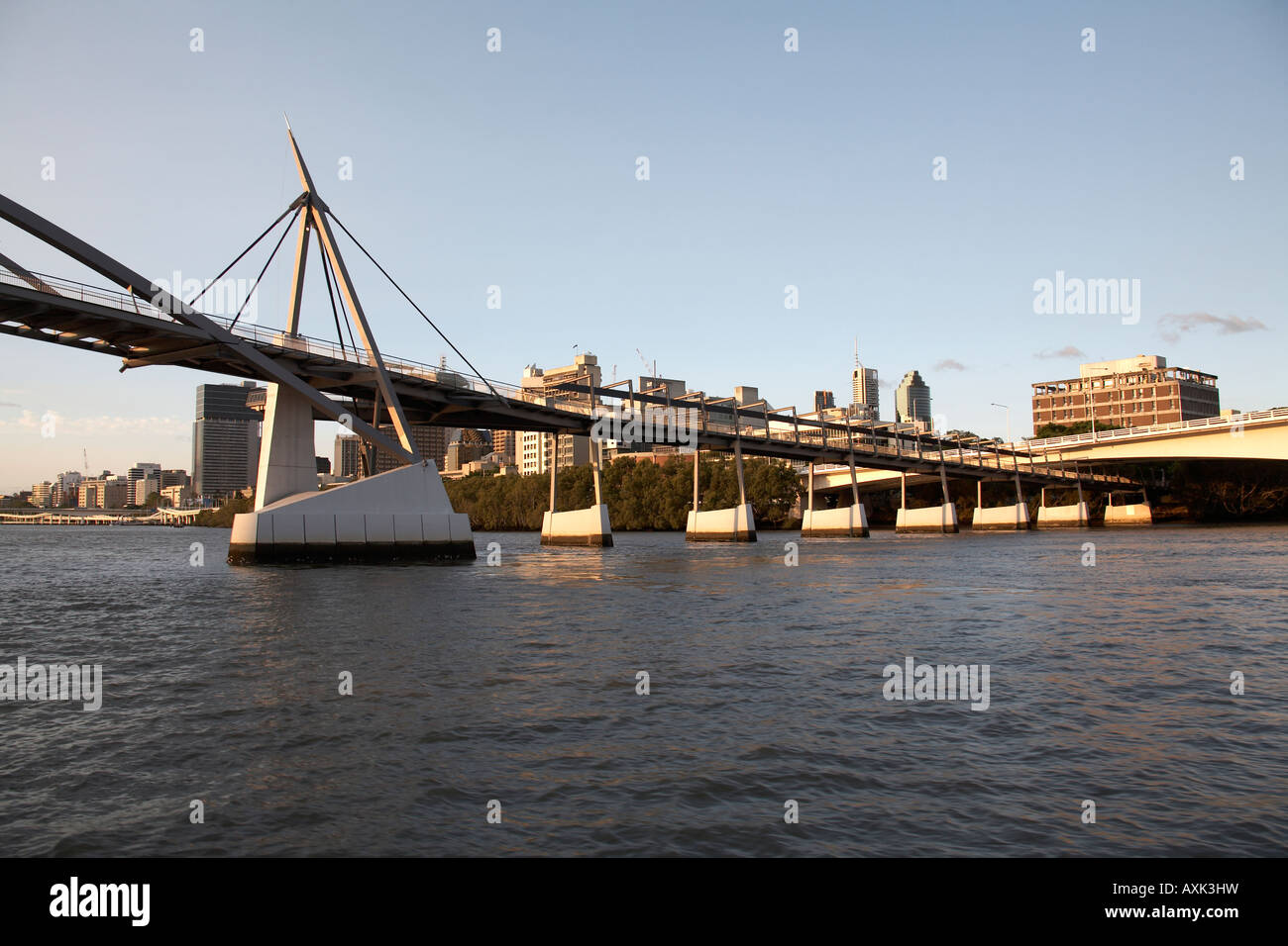 Goodwill Bridge in evening summer sunlight with river Brisbane ...