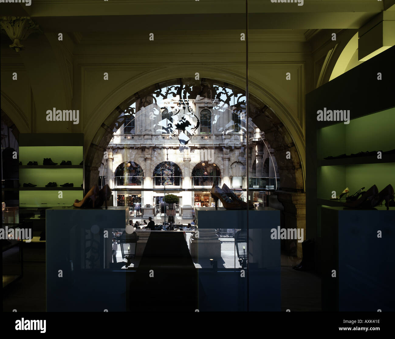 London royal exchange inside hi-res stock photography and images - Alamy