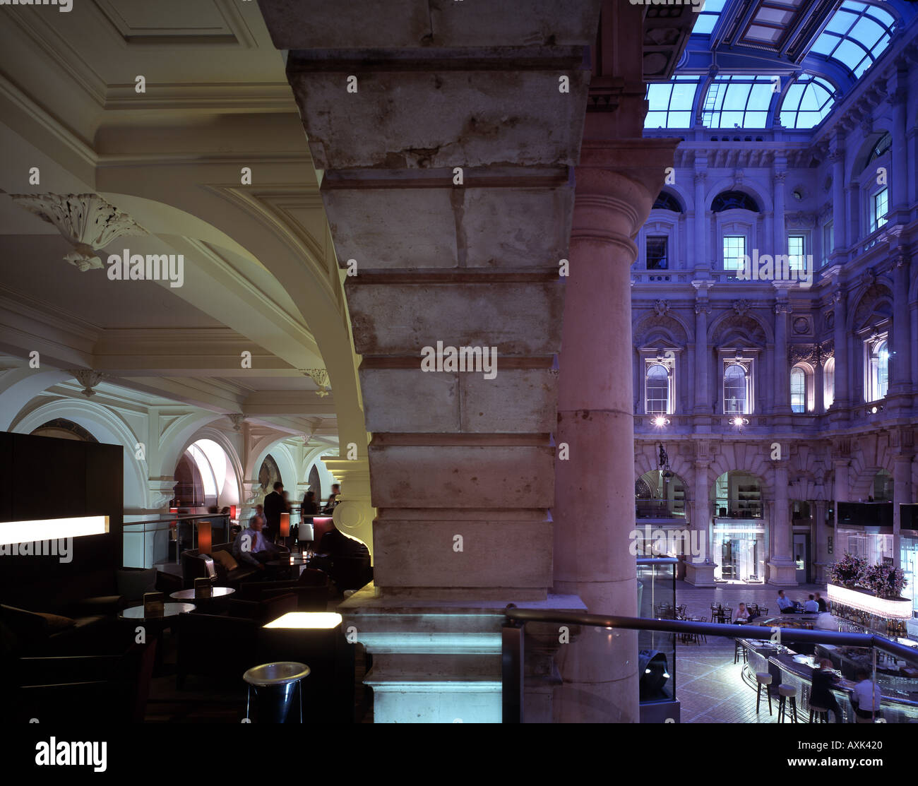 London royal exchange inside hi-res stock photography and images - Alamy