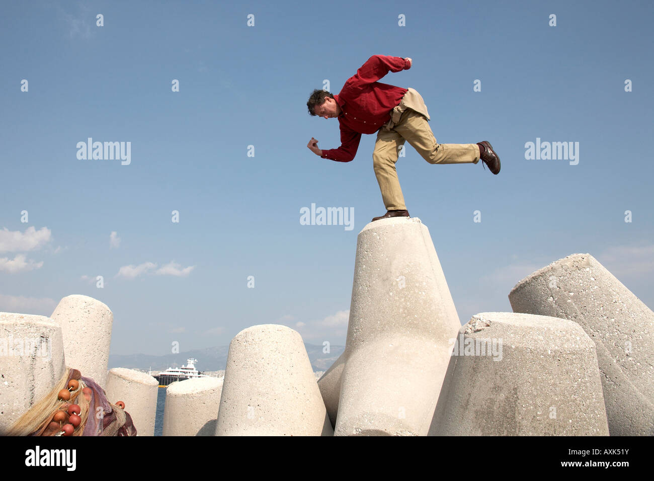 Man pose the thinker hi-res stock photography and images - Alamy