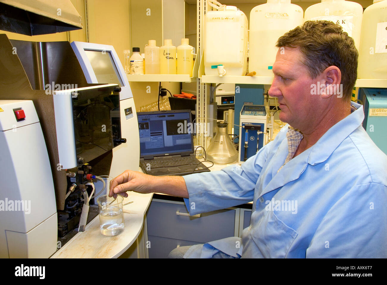 Soil scientist america hi-res stock photography and images - Alamy