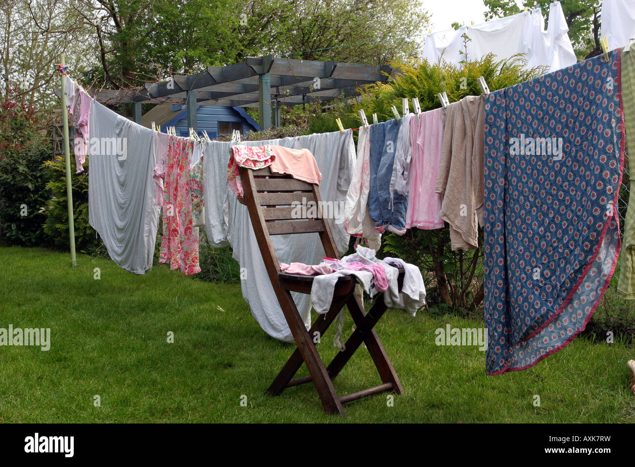 Garden washing line hi-res stock photography and images - Alamy