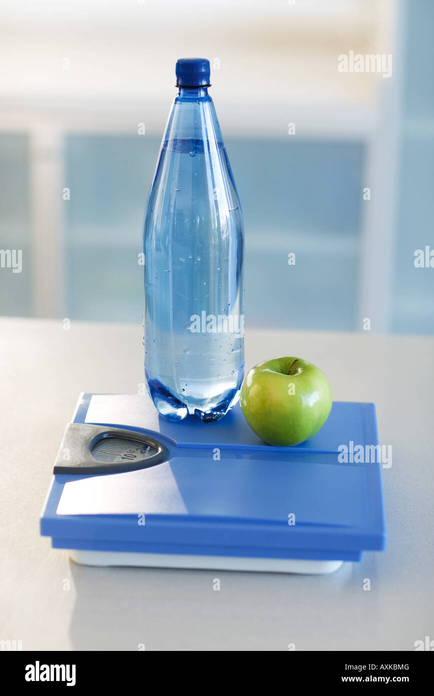 Green bathroom scales hi-res stock photography and images - Alamy