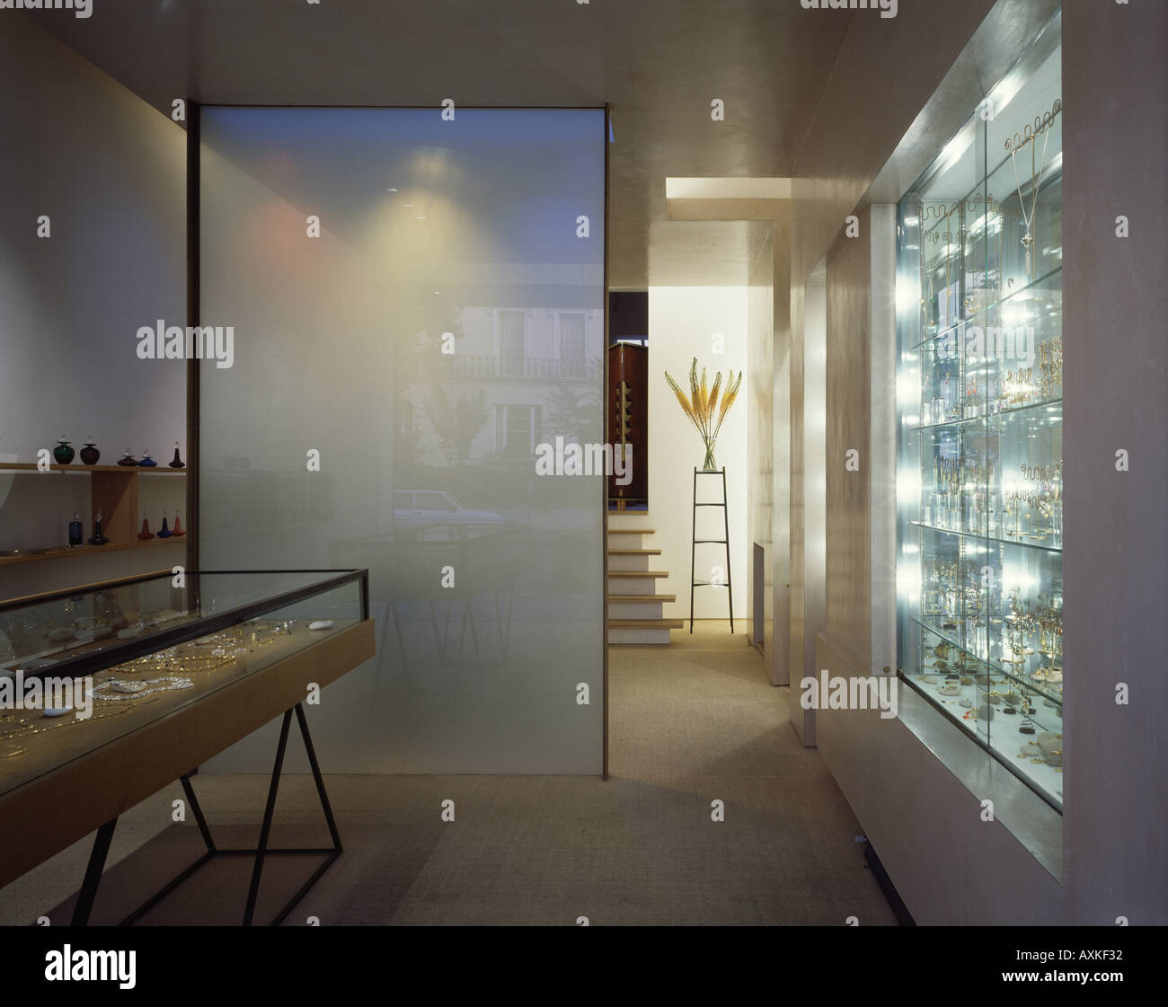 DINNY HALL JEWELLERY SHOP Stock Photo - Alamy