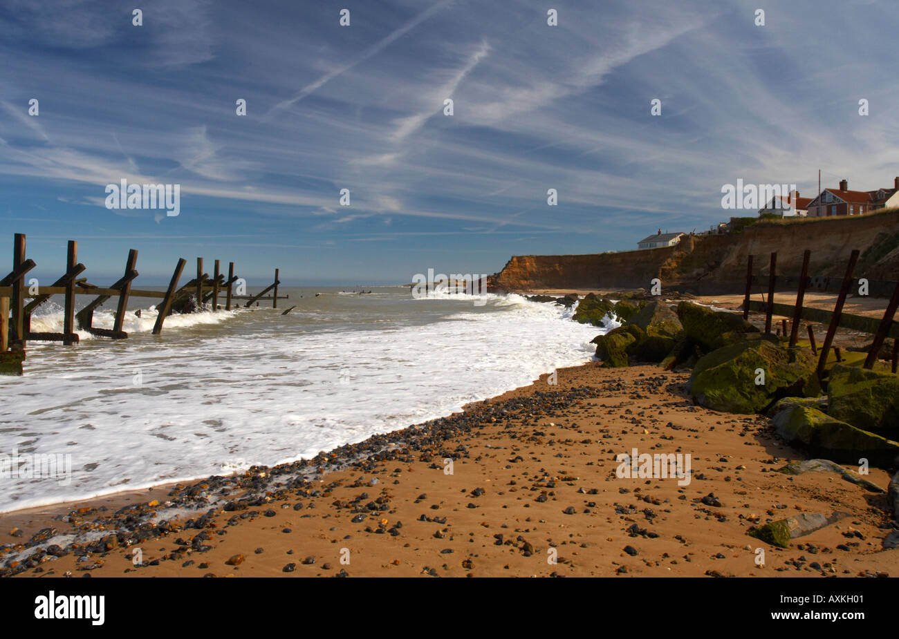 Happisburgh beach sunny hi-res stock photography and images - Alamy