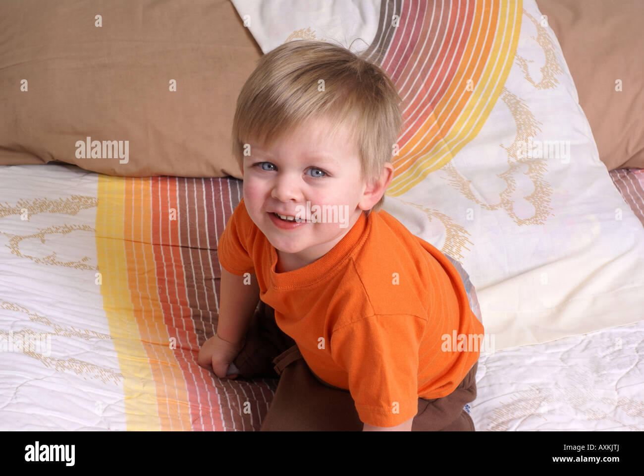 Look up at world hi-res stock photography and images - Alamy