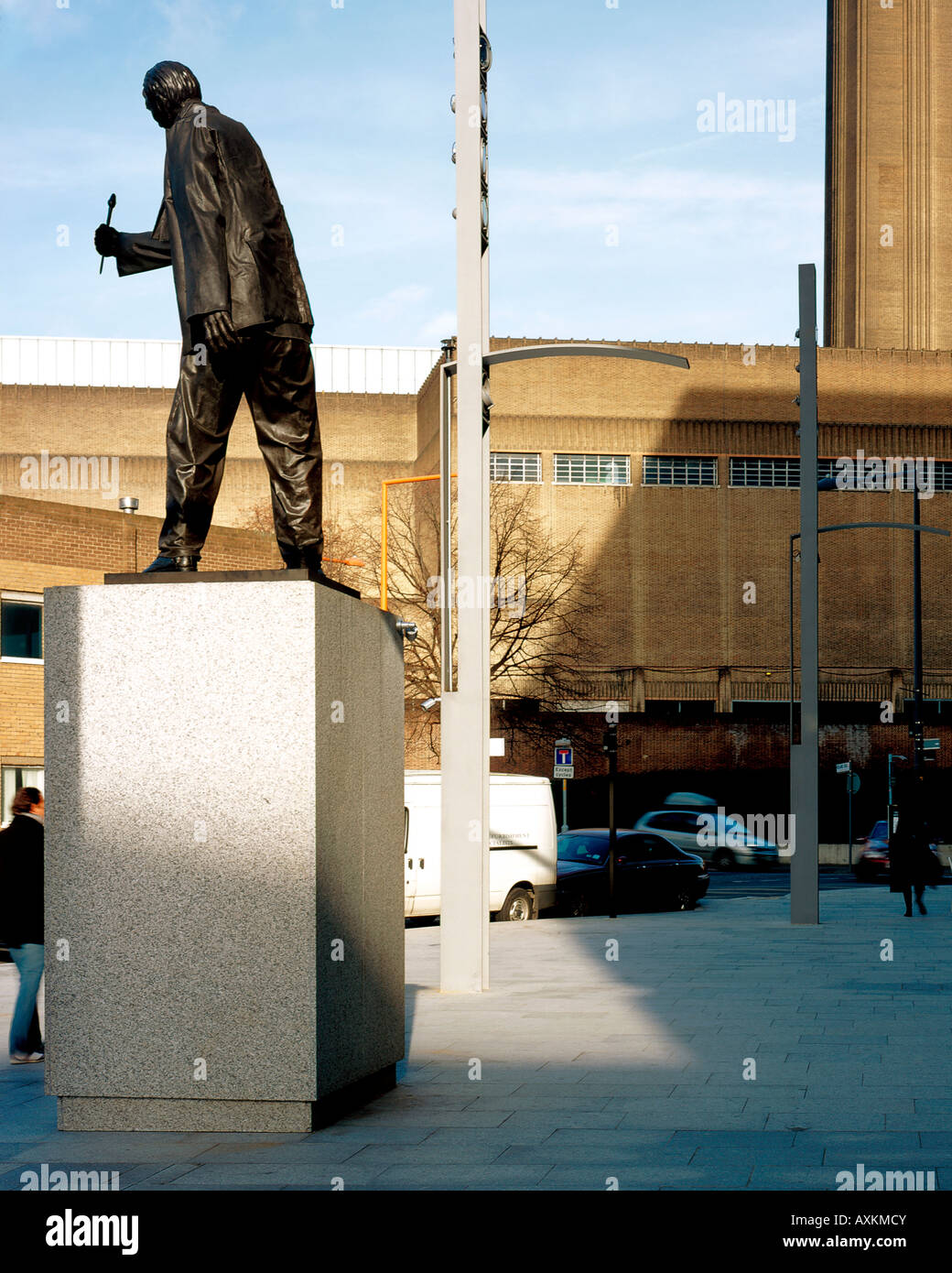 Monument to the Unknown Artist Sumner Street Southwark London UK ...