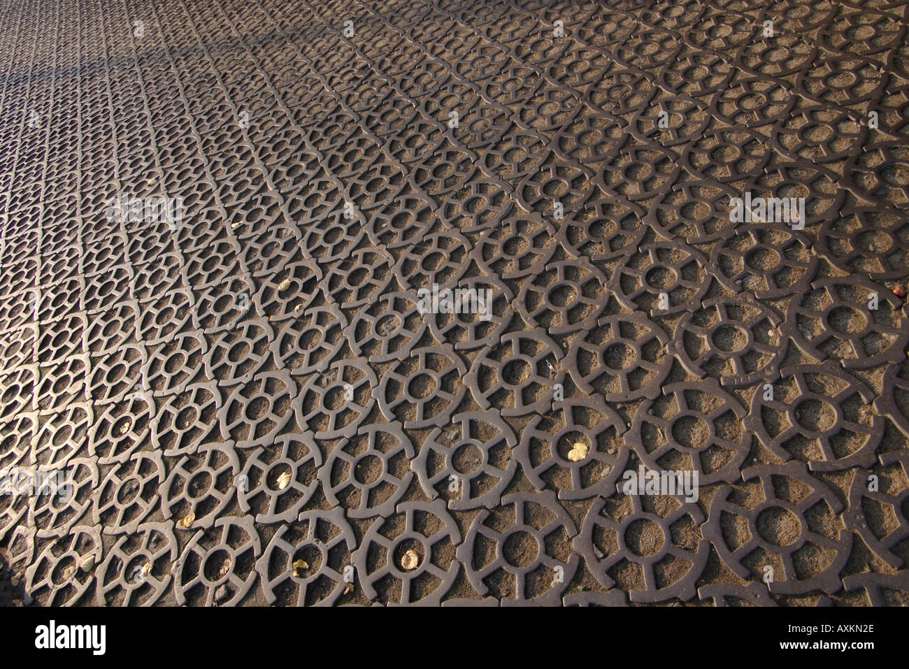 Cast iron texture hi-res stock photography and images - Alamy