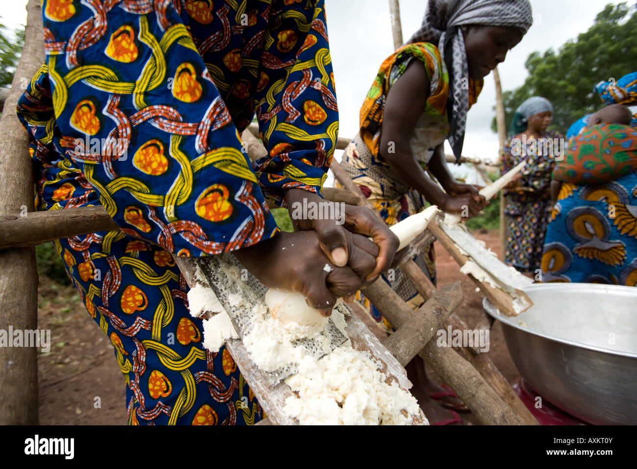 Cassava africa hi-res stock photography and images - Alamy
