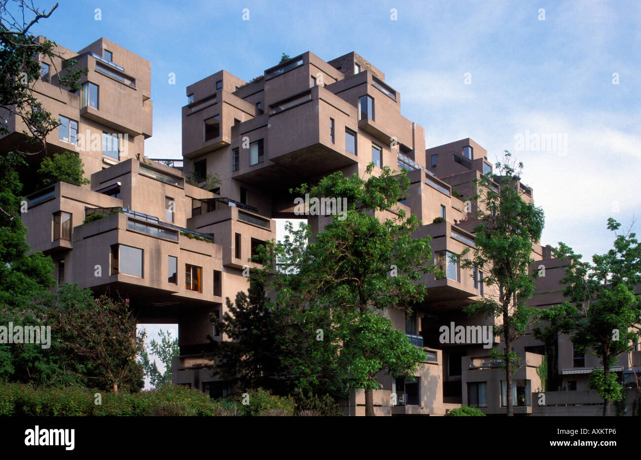 Habitat 67 housing buildings montreal hi-res stock photography and ...