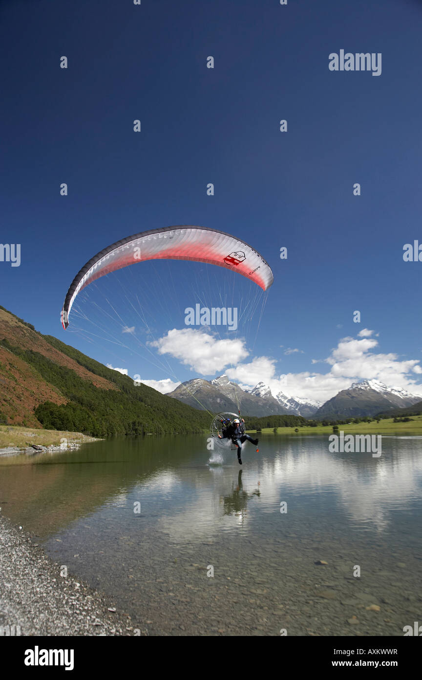 Parachute canopy diamond hi-res stock photography and images - Alamy