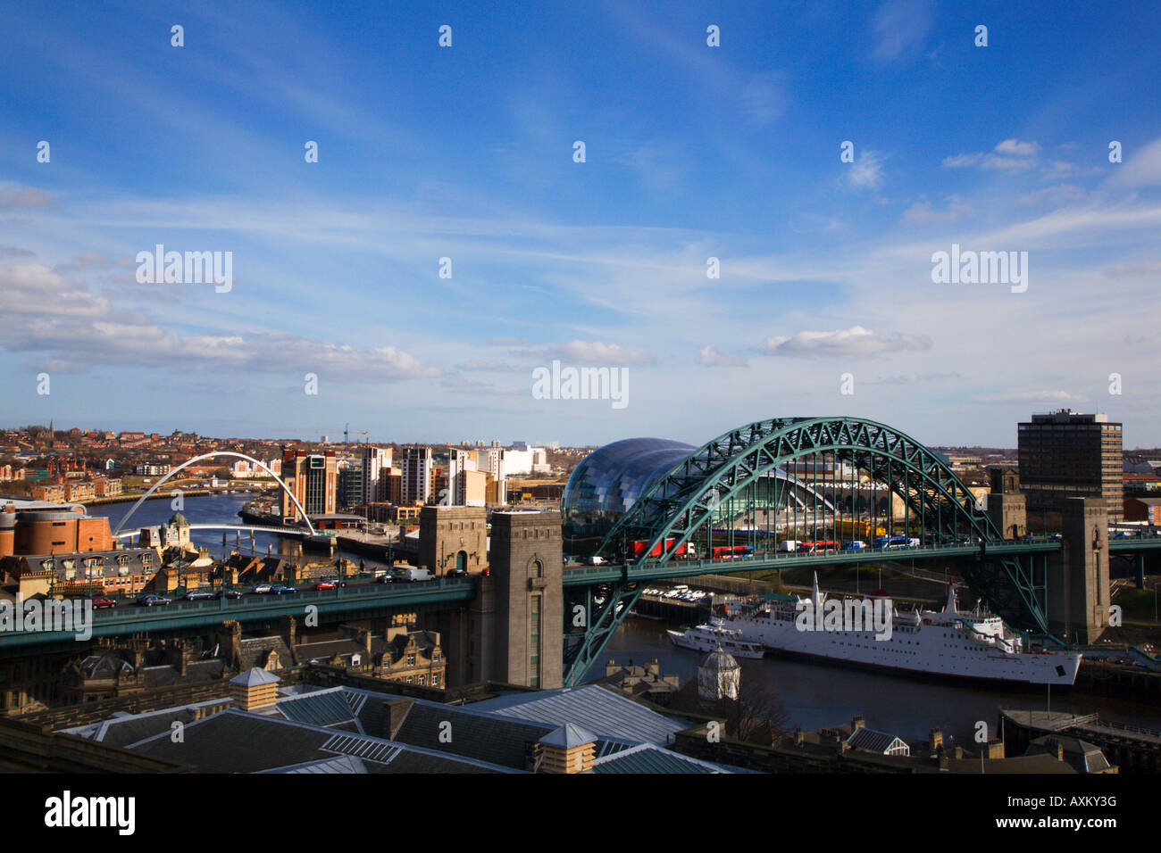 Gateshead skyline hi-res stock photography and images - Alamy