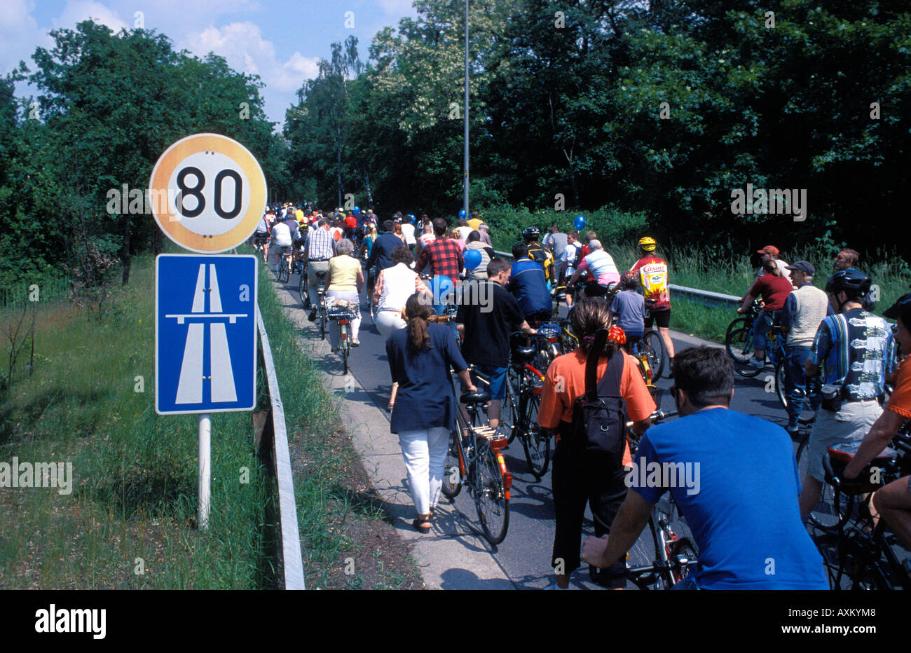 Berlin cyclists heading onto the Autobahn during the city s annual ...