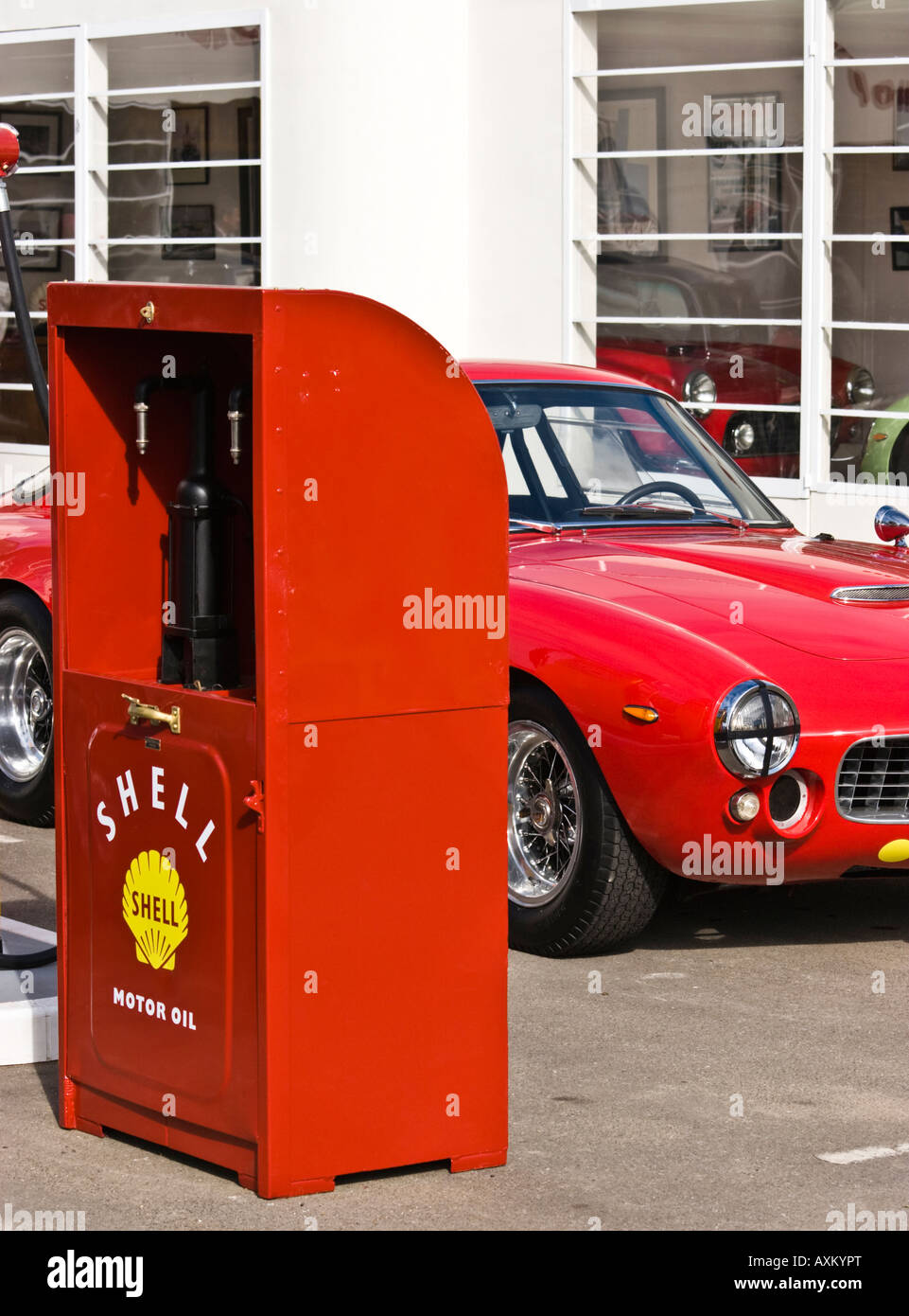 Ferrari 250GT at Woad Corner at Goodwood Revival 2007 Stock Photo - Alamy