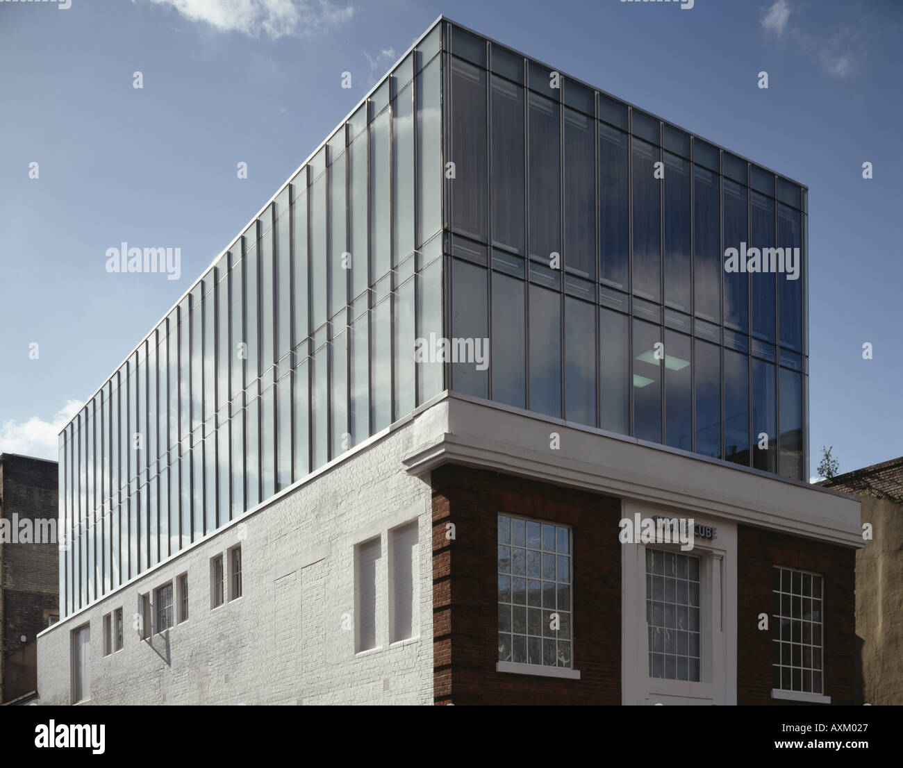 White cube london building hi-res stock photography and images - Alamy