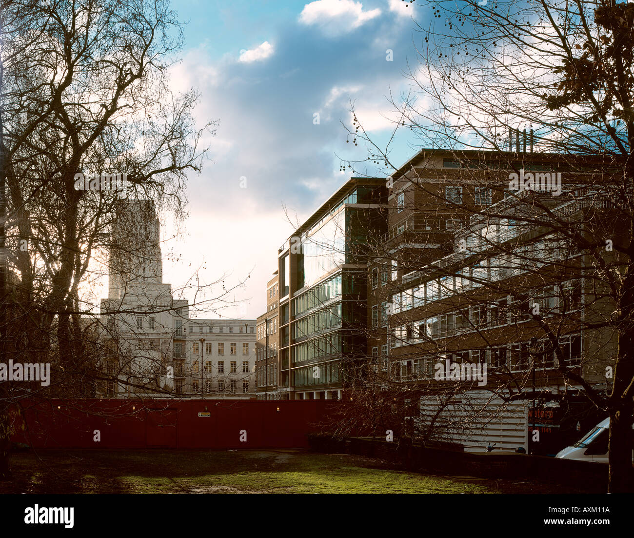 BIRKBECK COLLEGE LIBRARY AND EXTENSION, LONDON, UK Stock Photo - Alamy