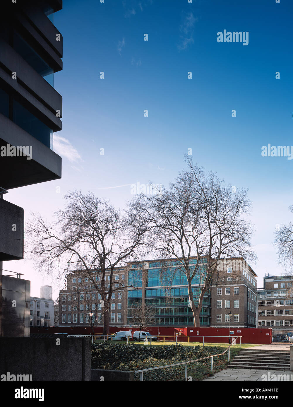 BIRKBECK COLLEGE LIBRARY AND EXTENSION, LONDON, UK Stock Photo - Alamy