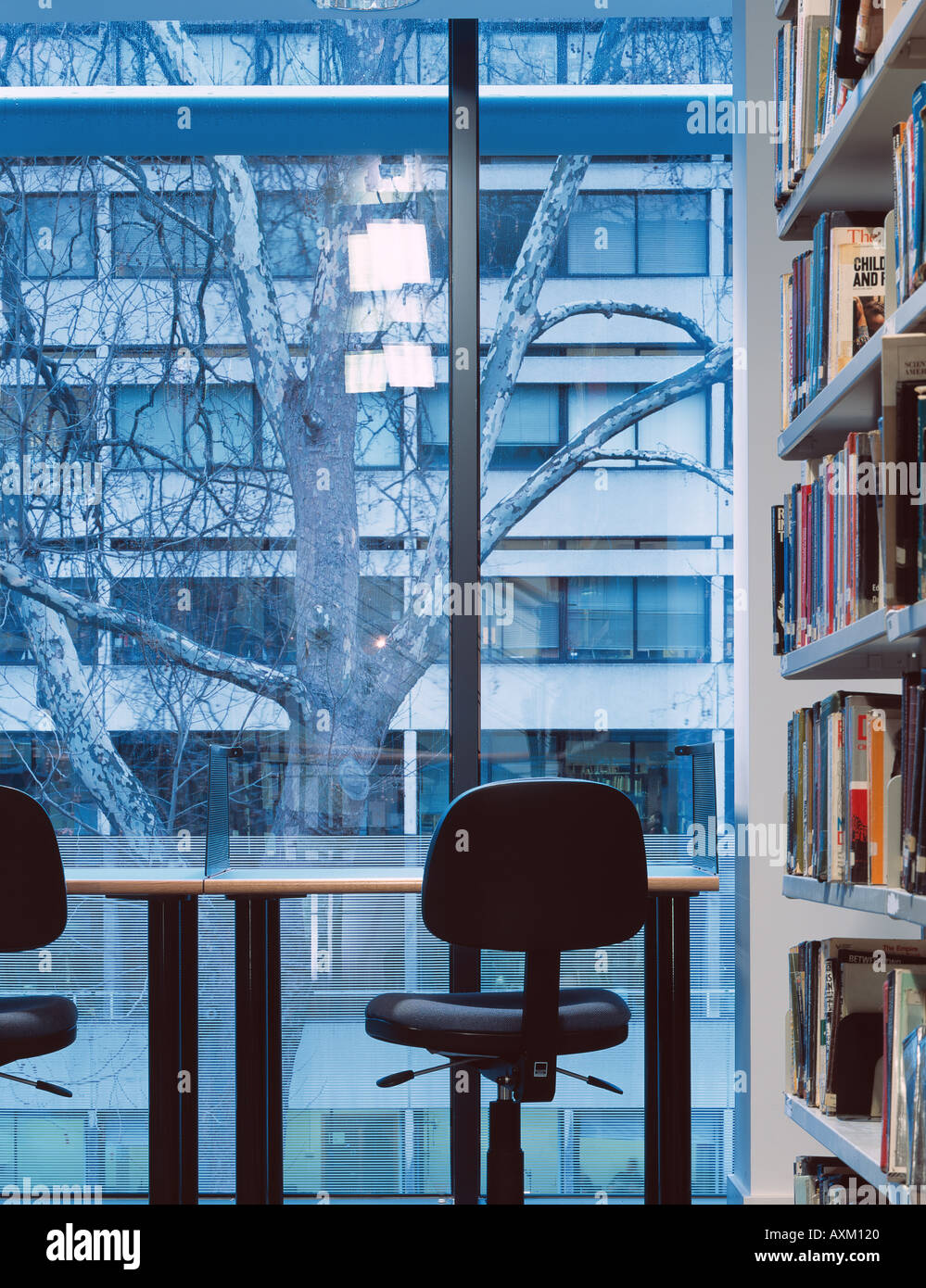 BIRKBECK COLLEGE LIBRARY AND EXTENSION, LONDON, UK Stock Photo - Alamy