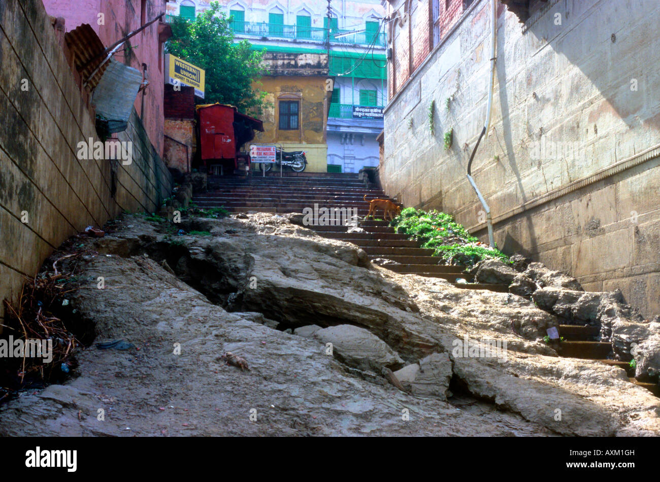 Rock subsidence hi-res stock photography and images - Alamy