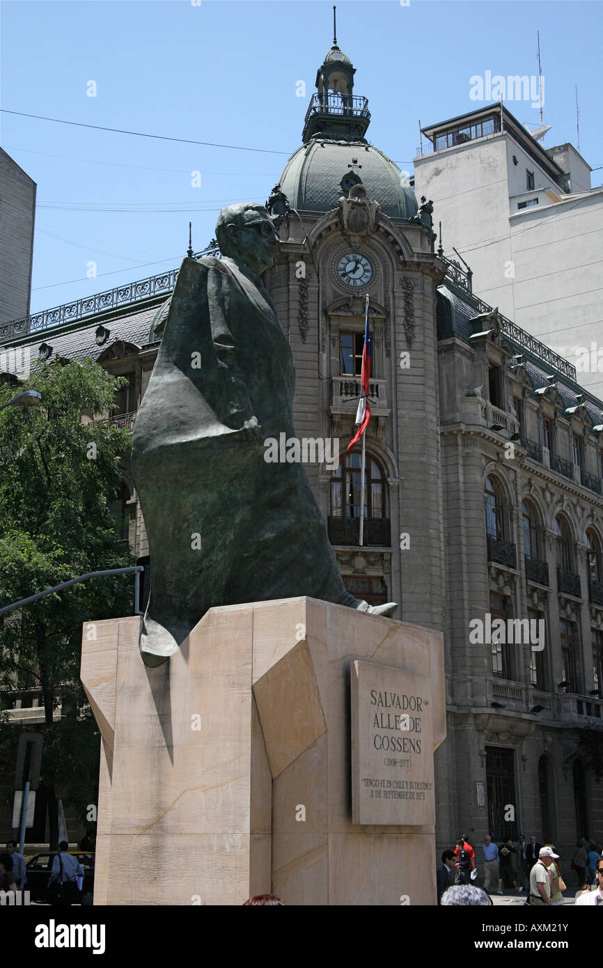 Statue of Salvador Allende Stock Photo - Alamy