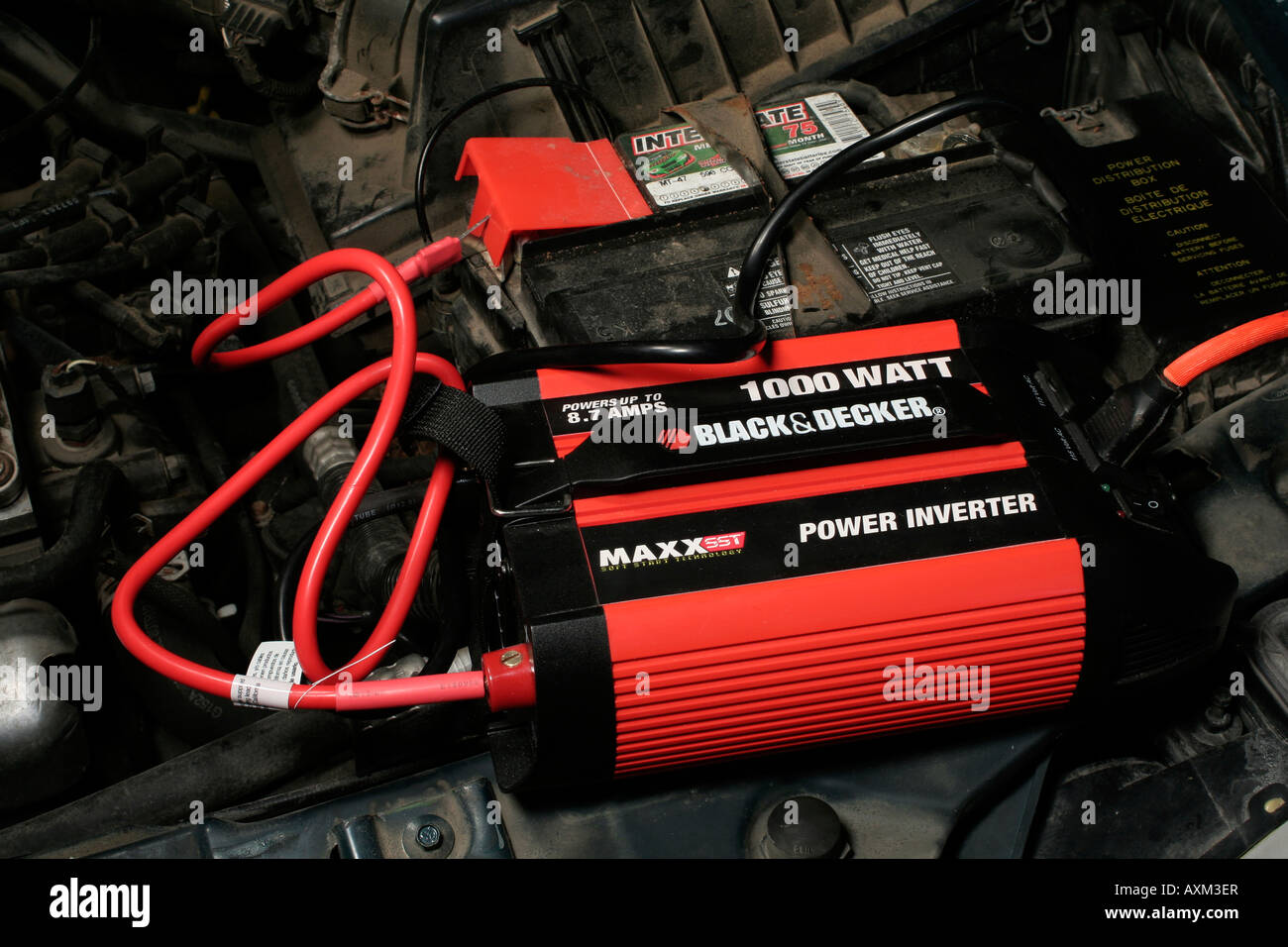 1000 Watt DC AC Inverter on vehicle Stock Photo - Alamy