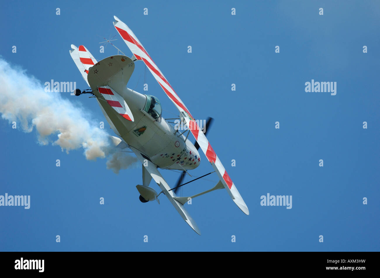 White biplane hi-res stock photography and images - Alamy