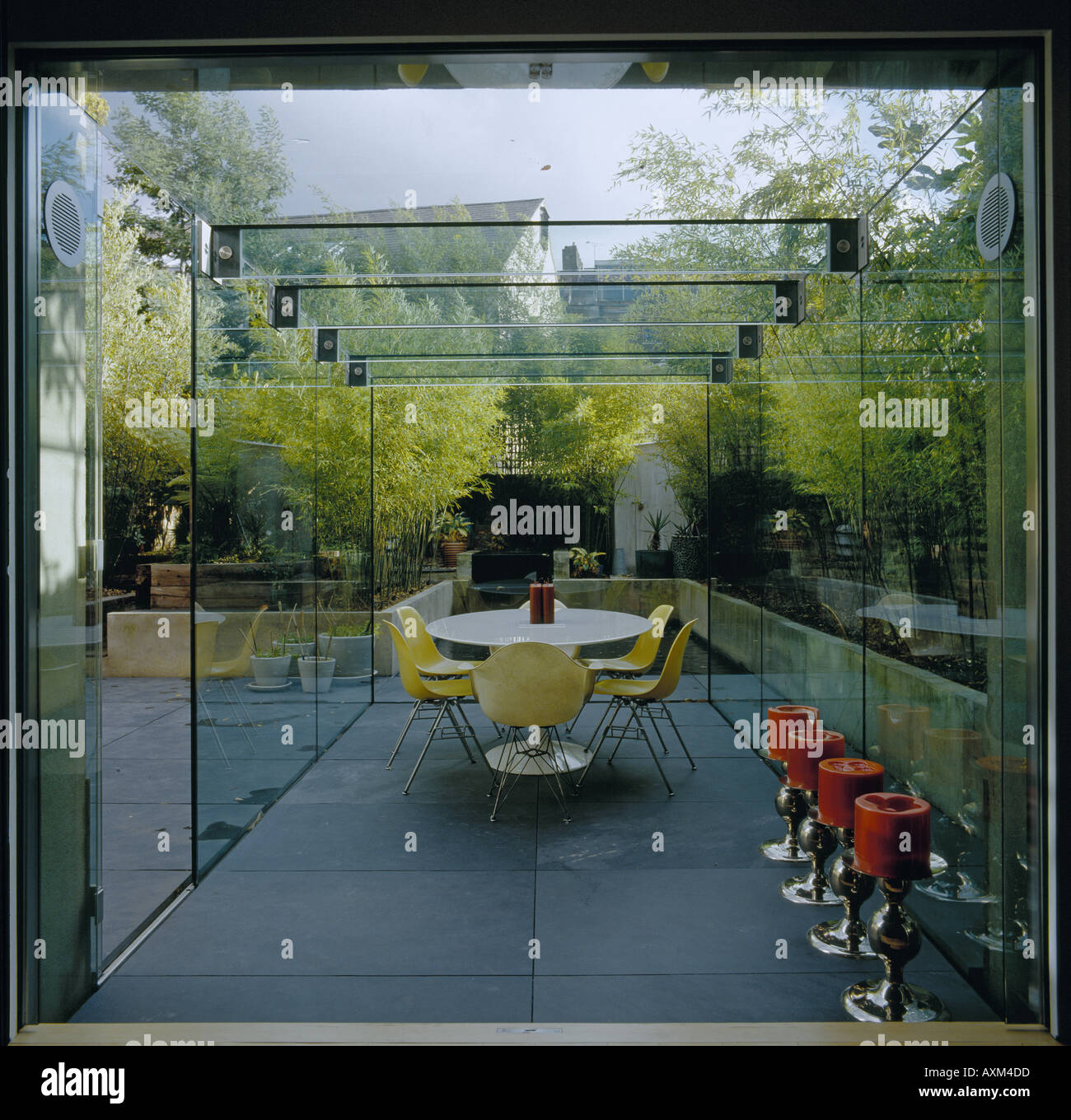 House of the atrium dining room floor hi-res stock photography and ...