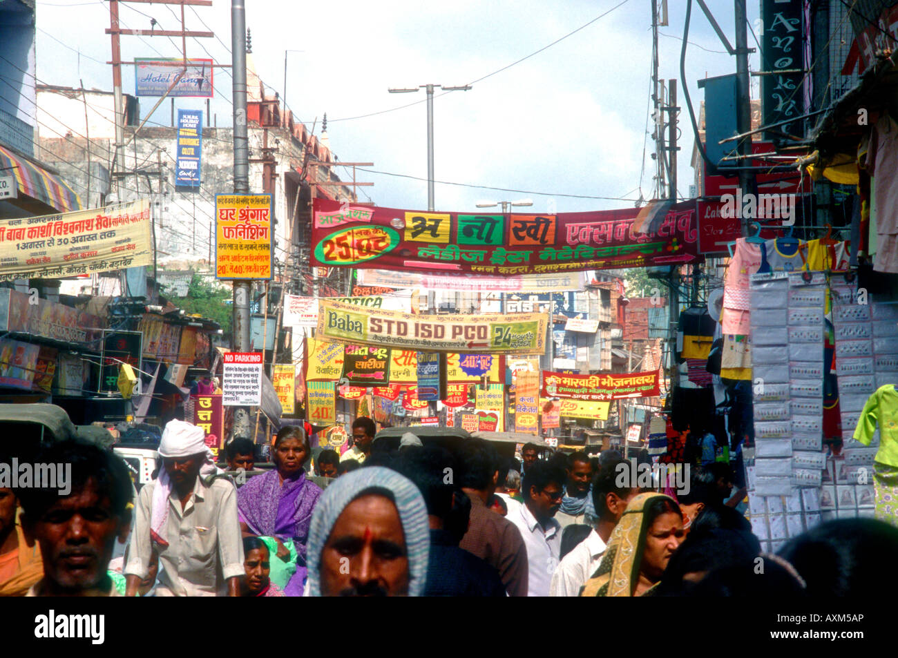 Local crowds at Varanasi market, India Stock Photo - Alamy