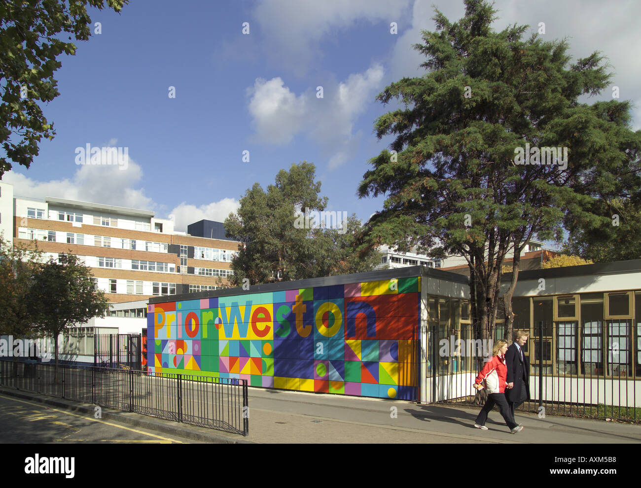 British school building hi-res stock photography and images - Alamy