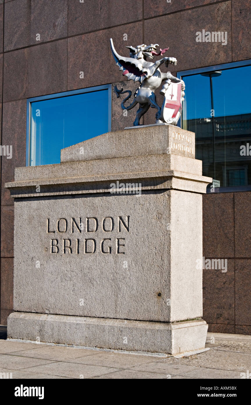City of London boundary dragon by London Bridge Stock Photo - Alamy