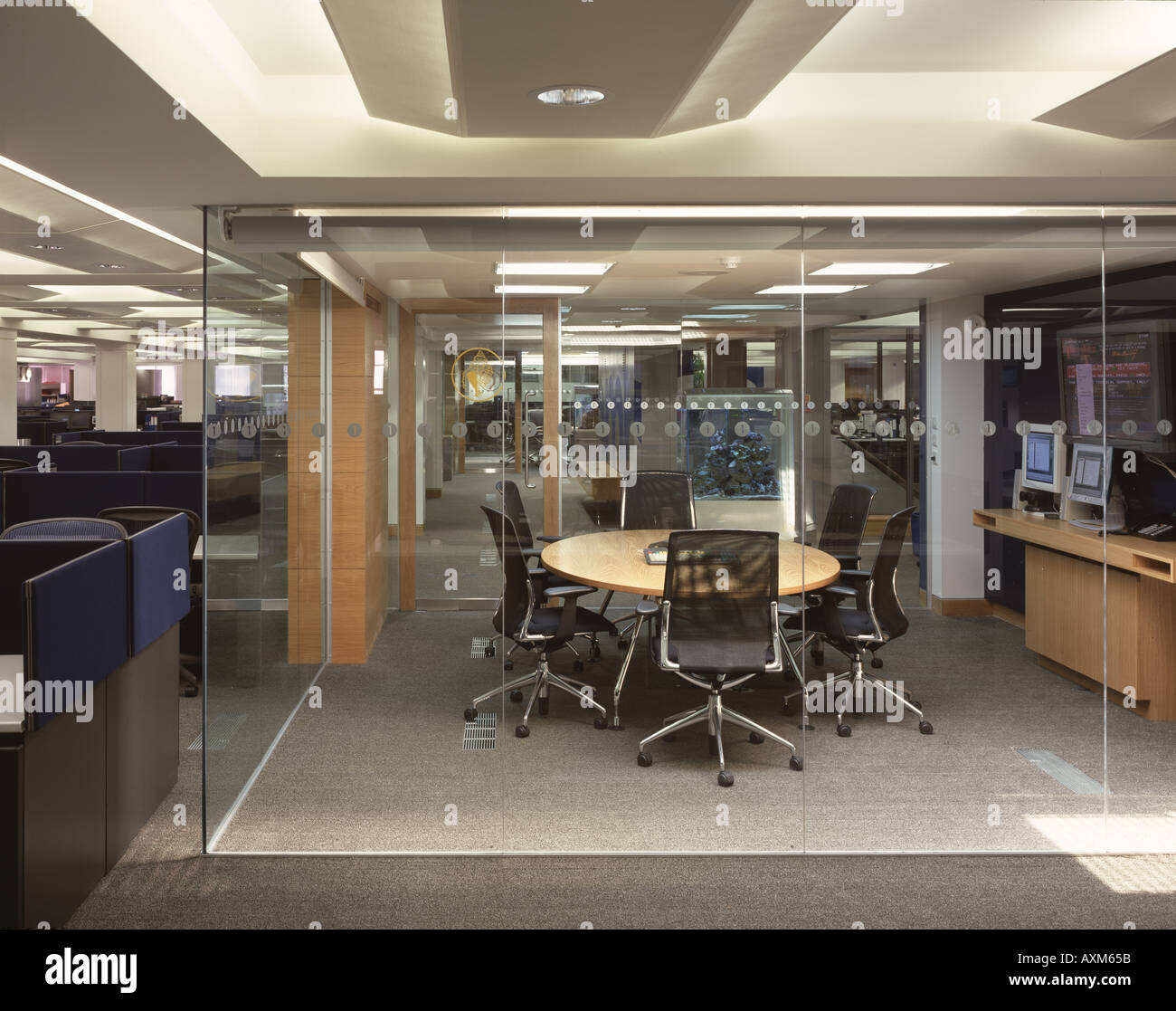 Bloomberg building london interior hi-res stock photography and images ...