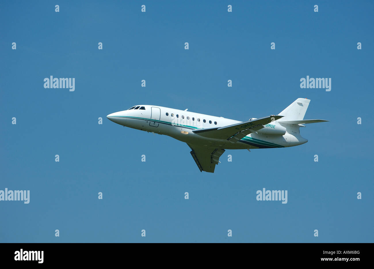 Dassault Aviation Falcon 2000 jet Stock Photo - Alamy