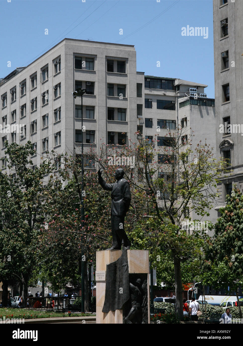 A statue in a city park Stock Photo - Alamy