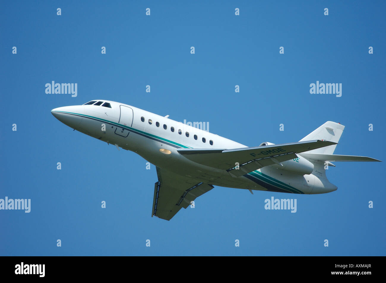 Dassault aviation falcon hi-res stock photography and images - Alamy
