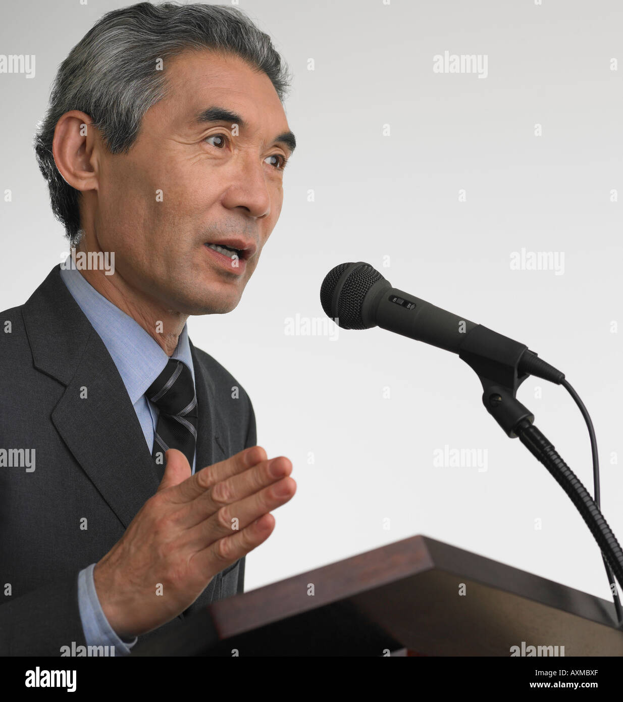 Man gesture podium lecture hi-res stock photography and images - Alamy