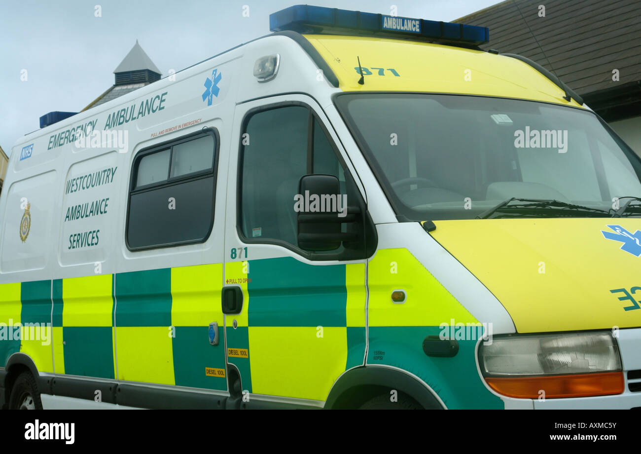 Cornwall hospital ambulance hi-res stock photography and images - Alamy