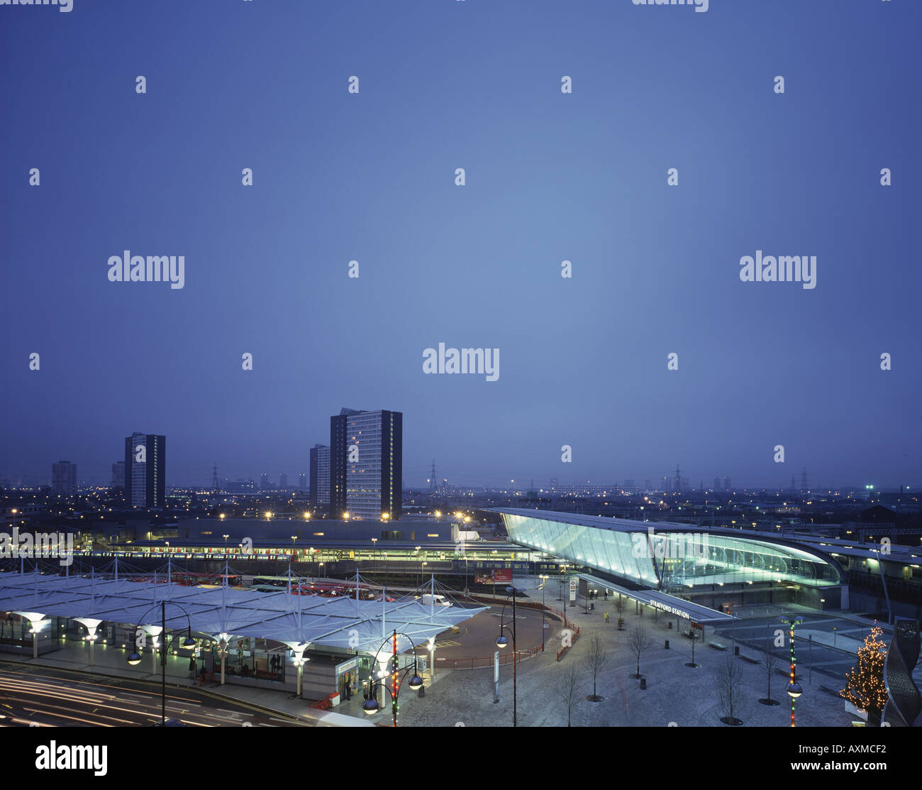 STRATFORD UNDERGROUND STATION JUBILEE LINE Stock Photo - Alamy